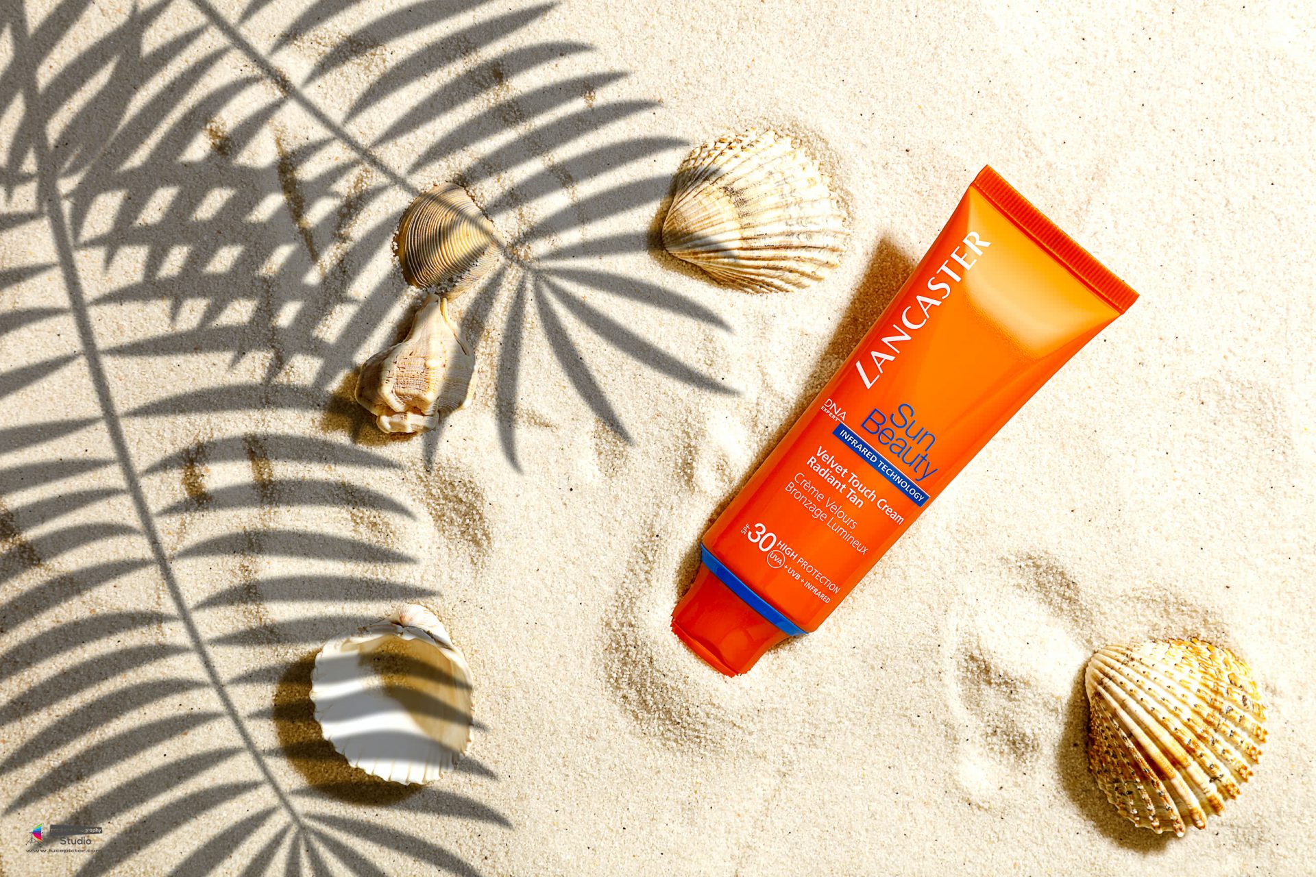 Creative cosmetics photography by Luce Pictor Studio