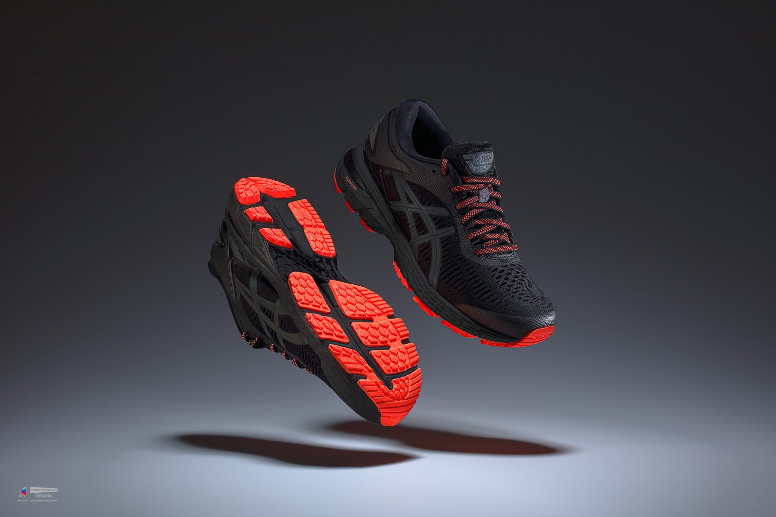 Running shoes advertising photography by Luce Pictor Studio