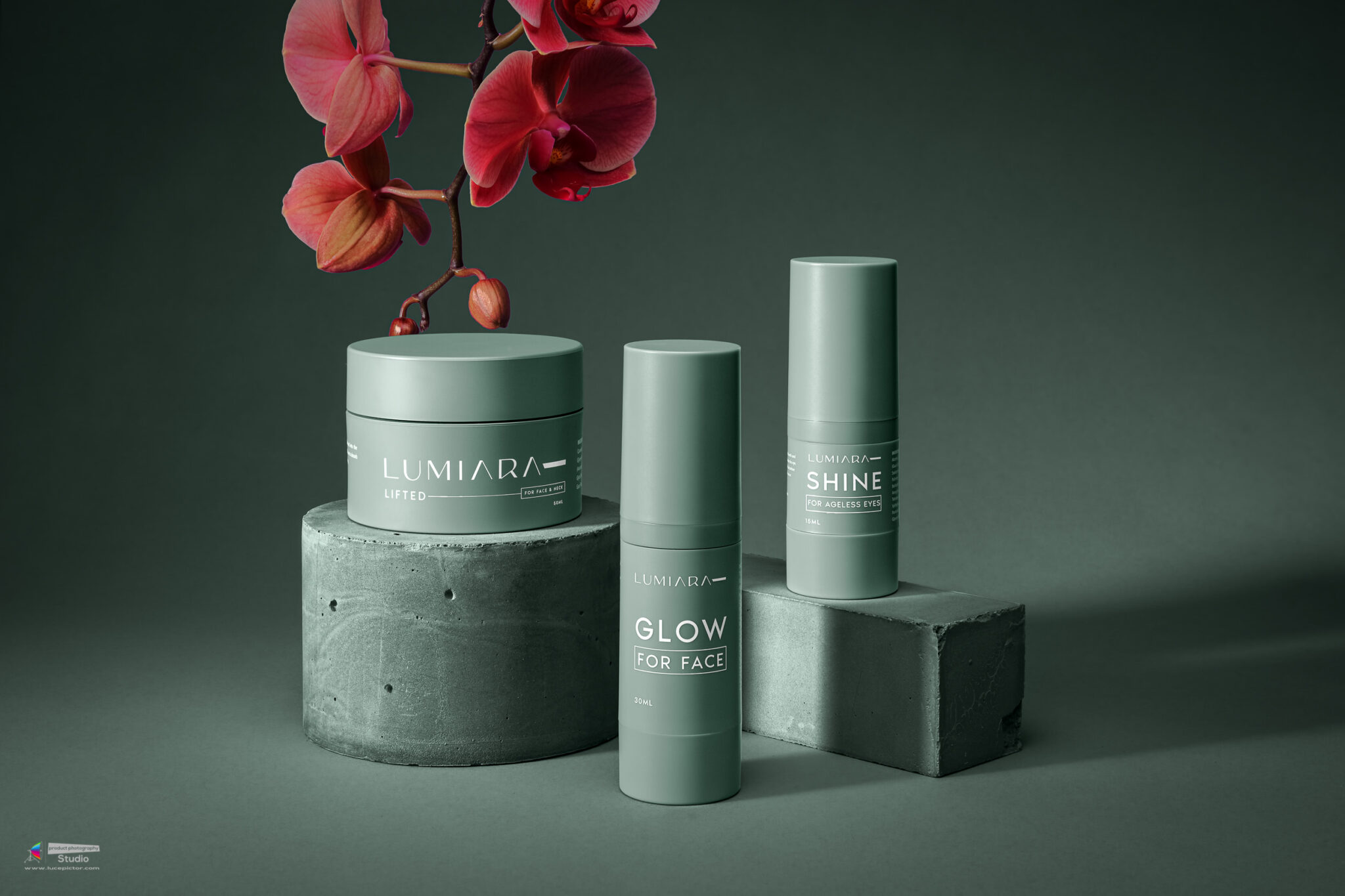 Creative cosmetics photography by Luce Pictor Studio